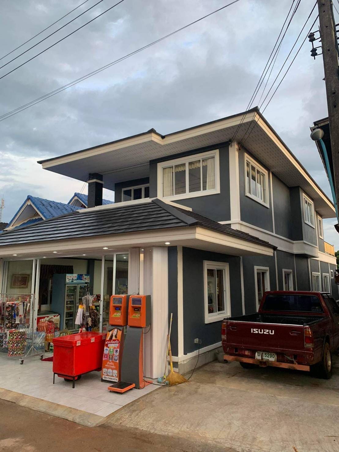 แบบบ้านปั้นหยา-P-490 แบบบ้านสองชั้นสวย ๆ บริการเขียนแบบบ้าน